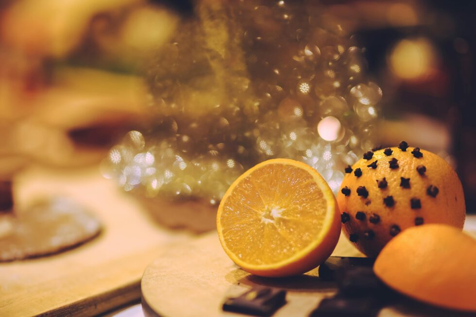 CLOVE ESSENTIAL OIL: A WARM WELCOME TO WINTER - Fleur Aromatherapy